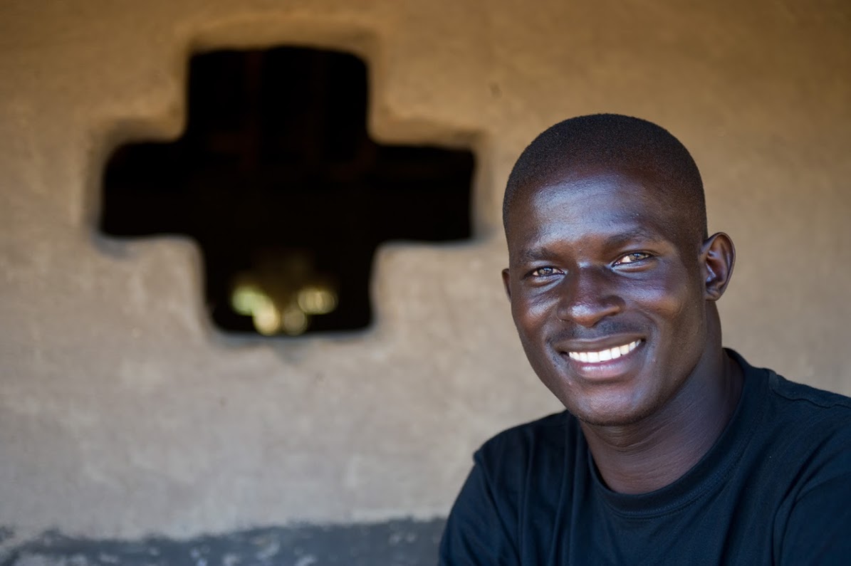 Victor Ochen, fundador de la African Youth Initiative Network, Premio ...